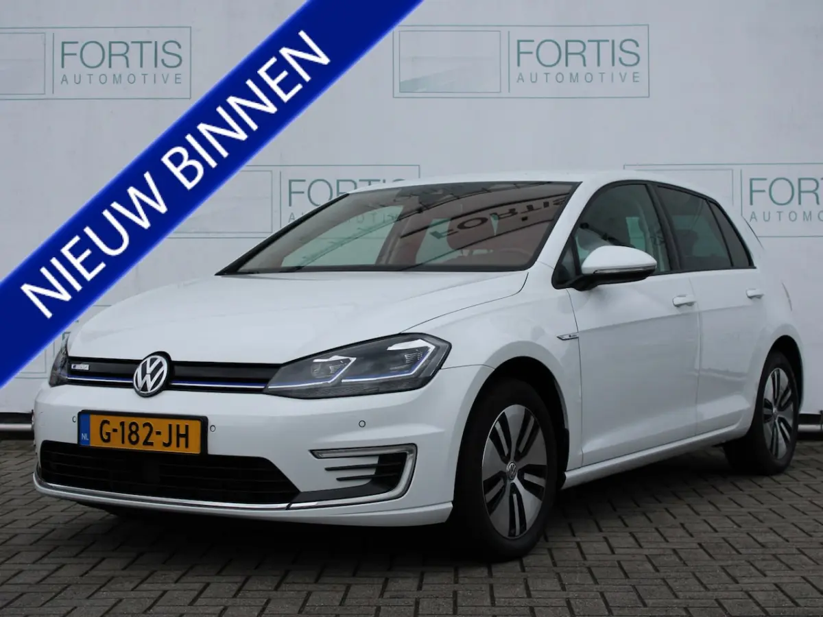 Volkswagen e Golf e Golf NL AUTO VIRTUAL COCKPIT LEDER CAMERA STOELVERW SOH 94